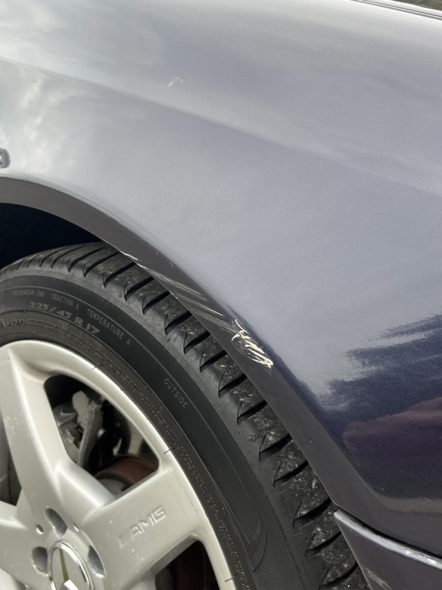 Zils Mercedes-Benz E 220 2003 Tallina, ar dzinēja tilpumu 2.20 L un nobraukumu 282 tūkst. km par 3990 €, foto 26 vietnē AUTOMOTO.COM.LV