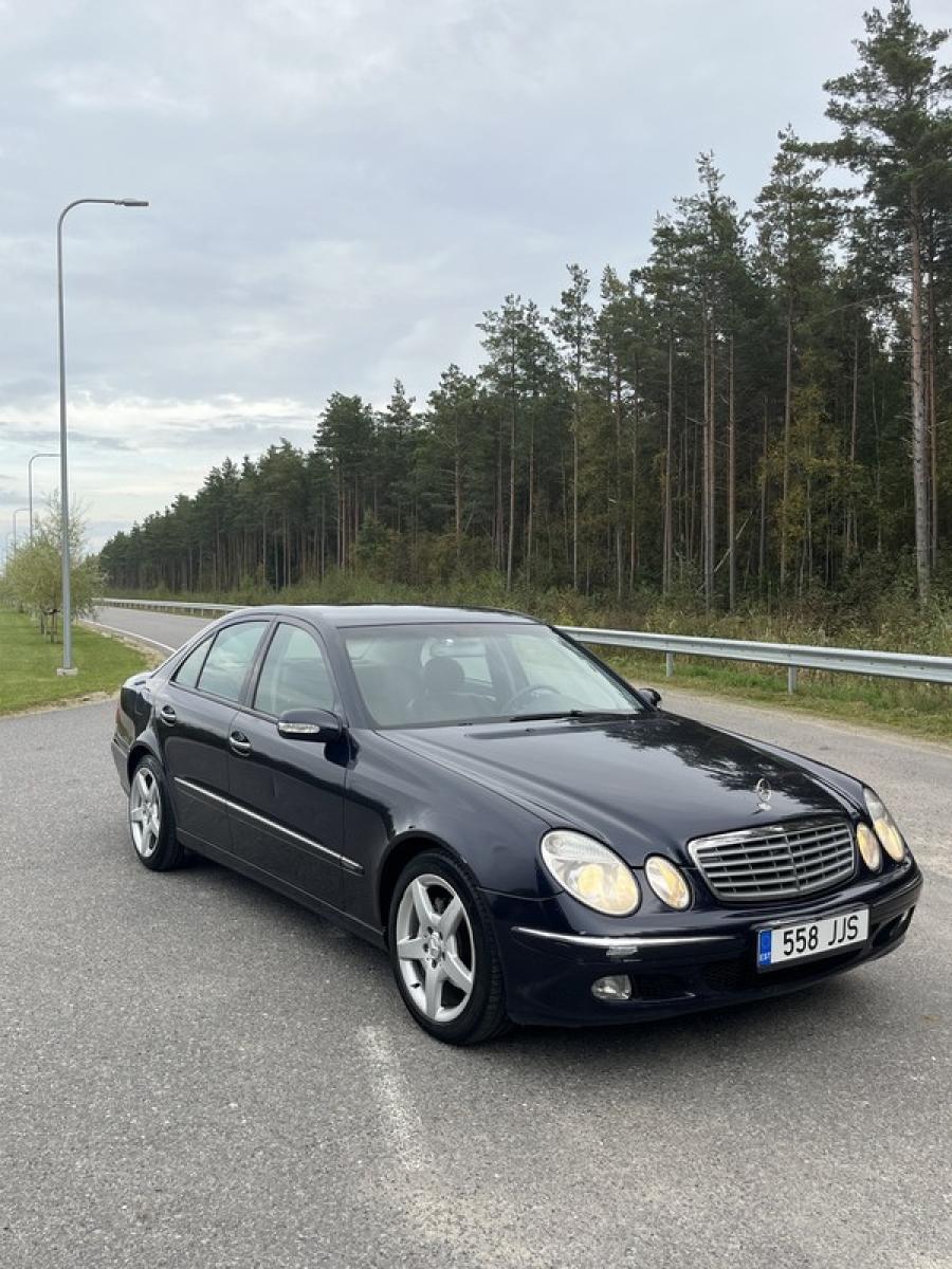 Zils Mercedes-Benz E 220 2003 Tallina, ar dzinēja tilpumu 2.20 L un nobraukumu 282 tūkst. km par 3990 €, foto 29 vietnē AUTOMOTO.COM.LV
