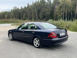 Zils Mercedes-Benz E 220 2003 Tallina, ar dzinēja tilpumu 2.20 L un nobraukumu 282 tūkst. km par 3990 €, foto 30 vietnē AUTOMOTO.COM.LV