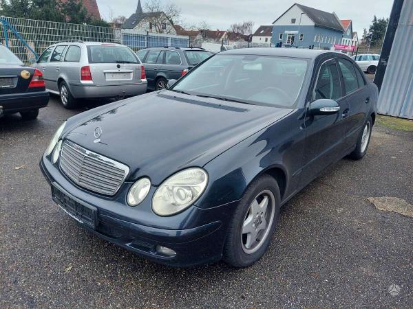 Blue Mercedes-Benz E 220 2004 in Utena, with an engine capacity of 2.15 L and mileage of 235 thousand km for 2950 €, photo 1 on AUTOMOTO.COM.LV