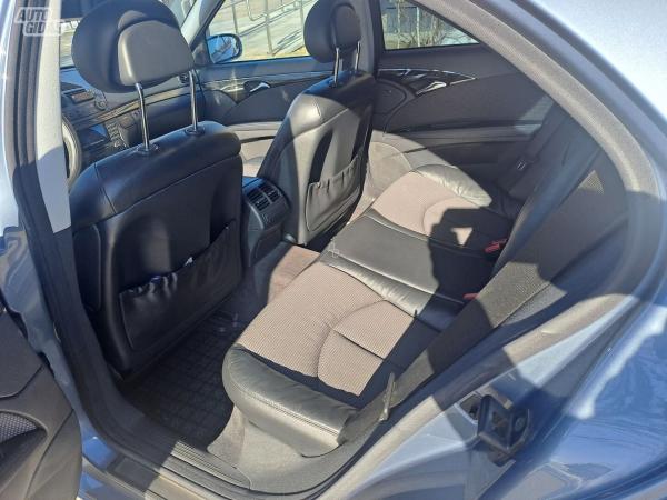 Zils Mercedes-Benz E 220 2004 Viļņa, ar dzinēja tilpumu 2.20 L un nobraukumu 287 tūkst. km par 2800 €, foto 4 vietnē AUTOMOTO.COM.LV