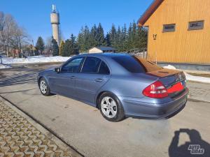 Синий Мерседес E 220 2004 в Вильнюс, объемом двигателя 2.20 л и пробегом 287 тыс. км за 2800 €, фото 7 на AUTOMOTO.COM.LV