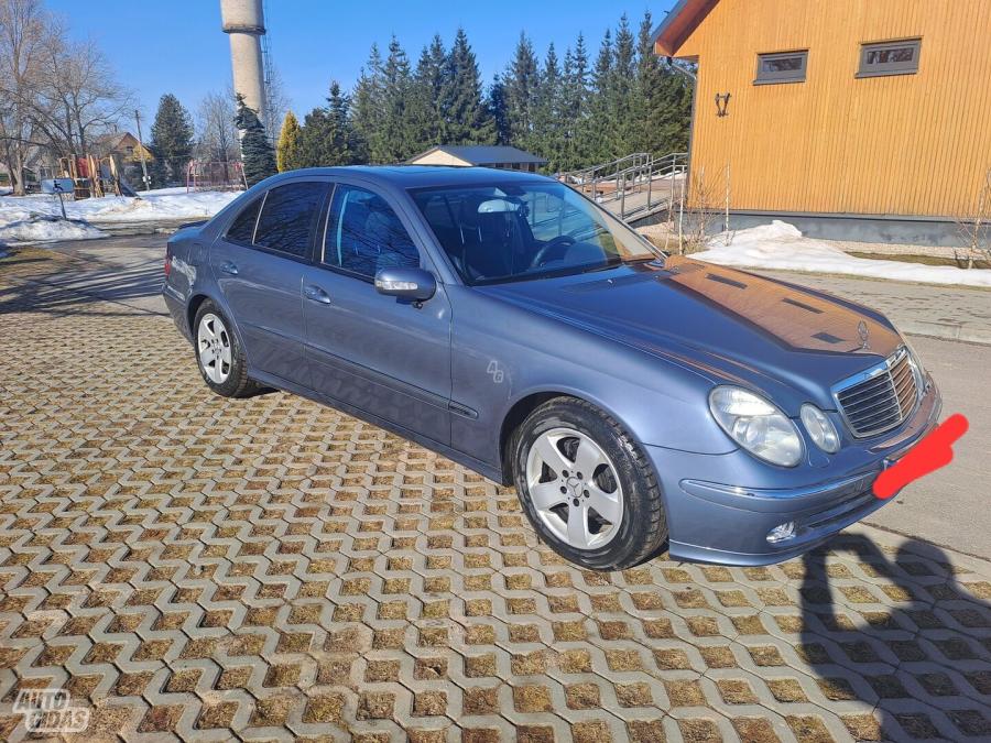 Синий Мерседес E 220 2004 в Вильнюс, объемом двигателя 2.20 л и пробегом 287 тыс. км за 2800 €, фото 8 на AUTOMOTO.COM.LV
