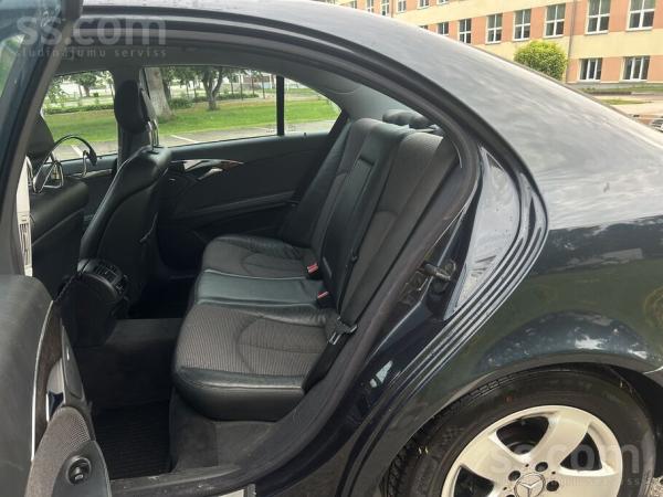 Blue Mercedes-Benz E 220 2004 in Daugavpils, with an engine capacity of 2.20 L and mileage of 414 thousand km for 3450 €, photo 7 on AUTOMOTO.COM.LV