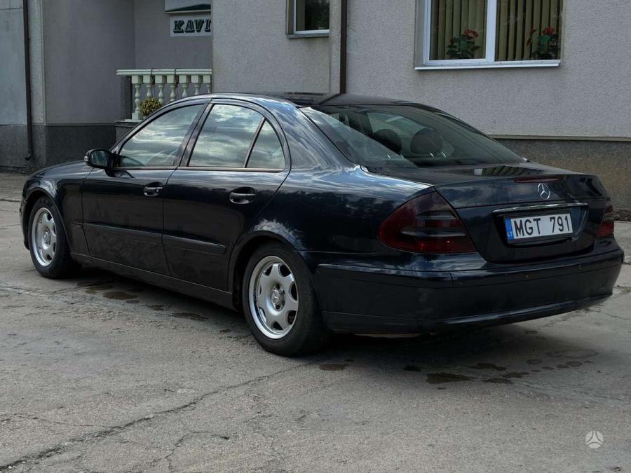 Zils Mercedes-Benz E 220 2004 Rokiškis, ar dzinēja tilpumu 2.15 L un nobraukumu 360 tūkst. km par 1150 €, foto 7 vietnē AUTOMOTO.COM.LV