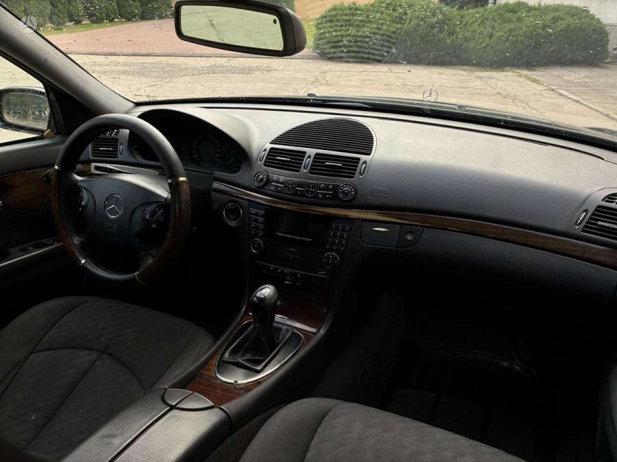 Zils Mercedes-Benz E 220 2004 Rokiškis, ar dzinēja tilpumu 2.15 L un nobraukumu 360 tūkst. km par 1150 €, foto 16 vietnē AUTOMOTO.COM.LV