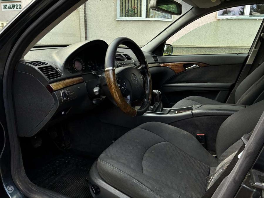 Zils Mercedes-Benz E 220 2004 Rokiškis, ar dzinēja tilpumu 2.15 L un nobraukumu 360 tūkst. km par 1150 €, foto 18 vietnē AUTOMOTO.COM.LV