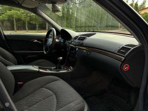 Zils Mercedes-Benz E 220 2004 Rokiškis, ar dzinēja tilpumu 2.15 L un nobraukumu 360 tūkst. km par 1150 €, foto 19 vietnē AUTOMOTO.COM.LV