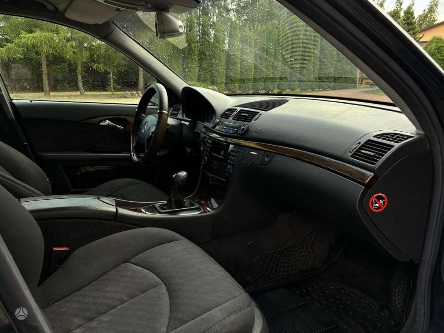 Zils Mercedes-Benz E 220 2004 Rokiškis, ar dzinēja tilpumu 2.15 L un nobraukumu 360 tūkst. km par 1150 €, foto 19 vietnē AUTOMOTO.COM.LV