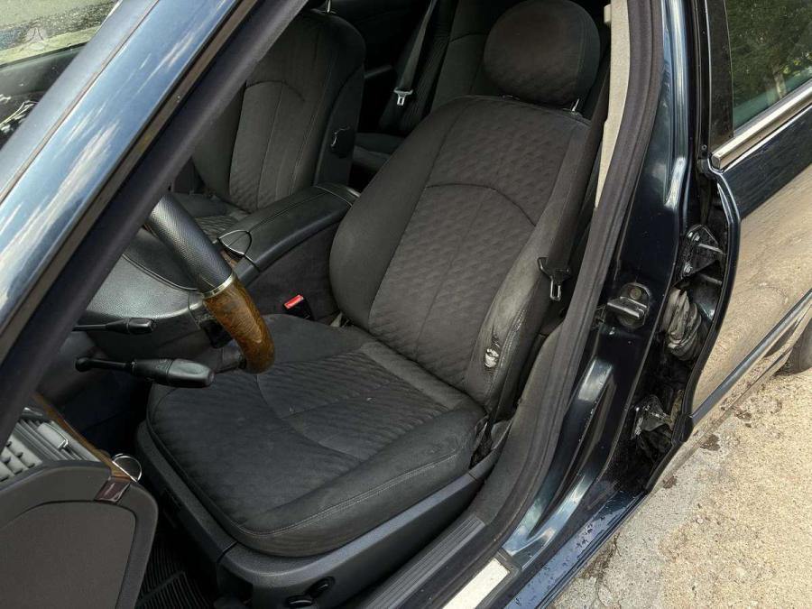 Zils Mercedes-Benz E 220 2004 Rokiškis, ar dzinēja tilpumu 2.15 L un nobraukumu 360 tūkst. km par 1150 €, foto 20 vietnē AUTOMOTO.COM.LV