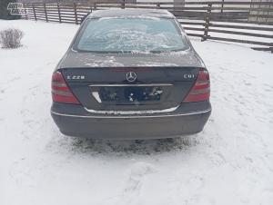 Zils Mercedes-Benz E 220 2005 Panevēža, ar dzinēja tilpumu 2.20 L un nobraukumu 440 tūkst. km par 800 €, foto 2 vietnē AUTOMOTO.COM.LV