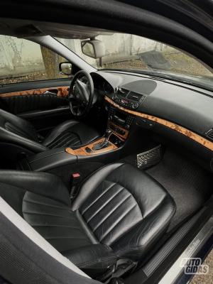 Zils Mercedes-Benz E 220 2006 Joniškis, ar dzinēja tilpumu 2.20 L un nobraukumu 456 tūkst. km par 4200 €, foto 12 vietnē AUTOMOTO.COM.LV