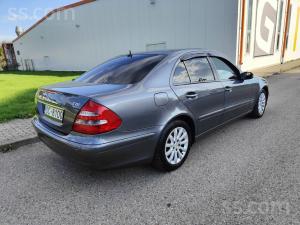 Синий Мерседес E 220 2006 в Даугавпилс, объемом двигателя 2.10 л и пробегом 315 тыс. км за 3800 €, фото 5 на AUTOMOTO.COM.LV