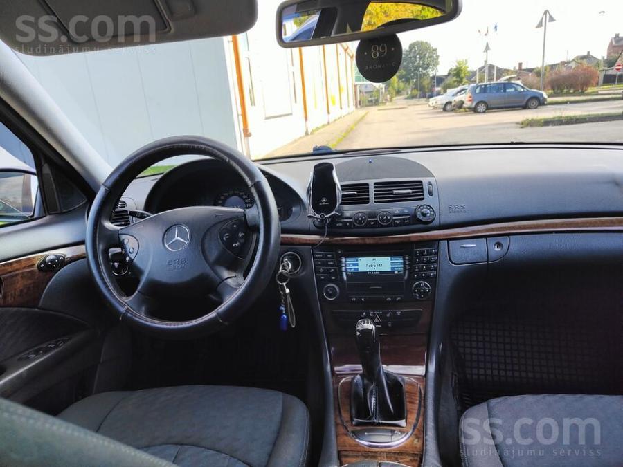 Синий Мерседес E 220 2006 в Даугавпилс, объемом двигателя 2.10 л и пробегом 315 тыс. км за 3800 €, фото 6 на AUTOMOTO.COM.LV