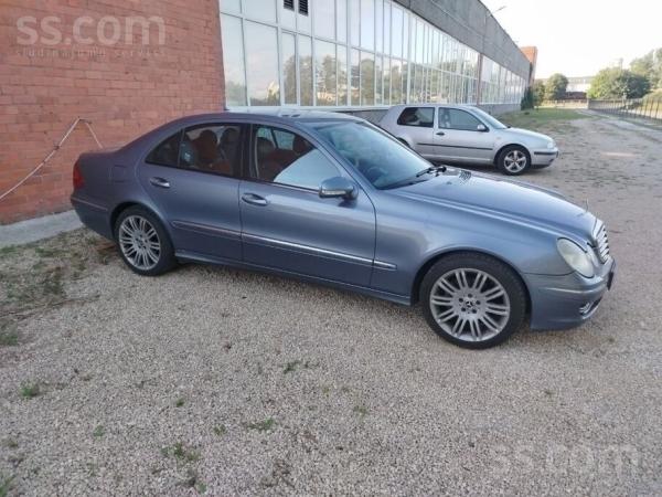 Blue Mercedes-Benz E 220 2007 in Riga, with an engine capacity of 2.20 L and mileage of 420 thousand km for 3300 €, photo 2 on AUTOMOTO.COM.LV