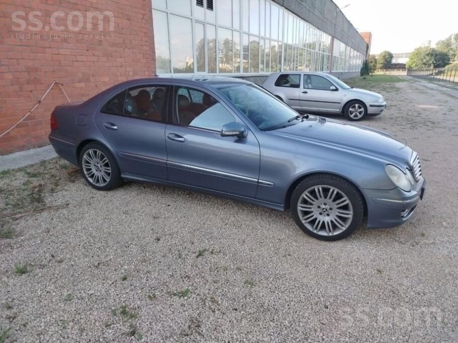 Синий Мерседес E 220 2007 в Рига, объемом двигателя 2.20 л и пробегом 420 тыс. км за 3300 €, фото 3 на AUTOMOTO.COM.LV