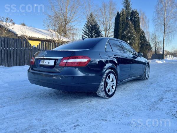 Blue Mercedes-Benz E 220 2009 in Riga, with an engine capacity of 2.20 L and mileage of 407 thousand km for 6390 €, photo 3 on AUTOMOTO.COM.LV