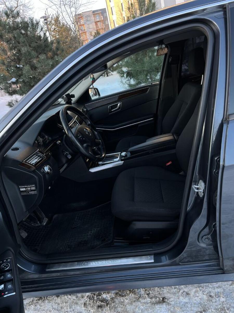 Zils Mercedes-Benz E 220 2009 Rīga, ar dzinēja tilpumu 2.20 L un nobraukumu 407 tūkst. km par 6390 €, foto 10 vietnē AUTOMOTO.COM.LV