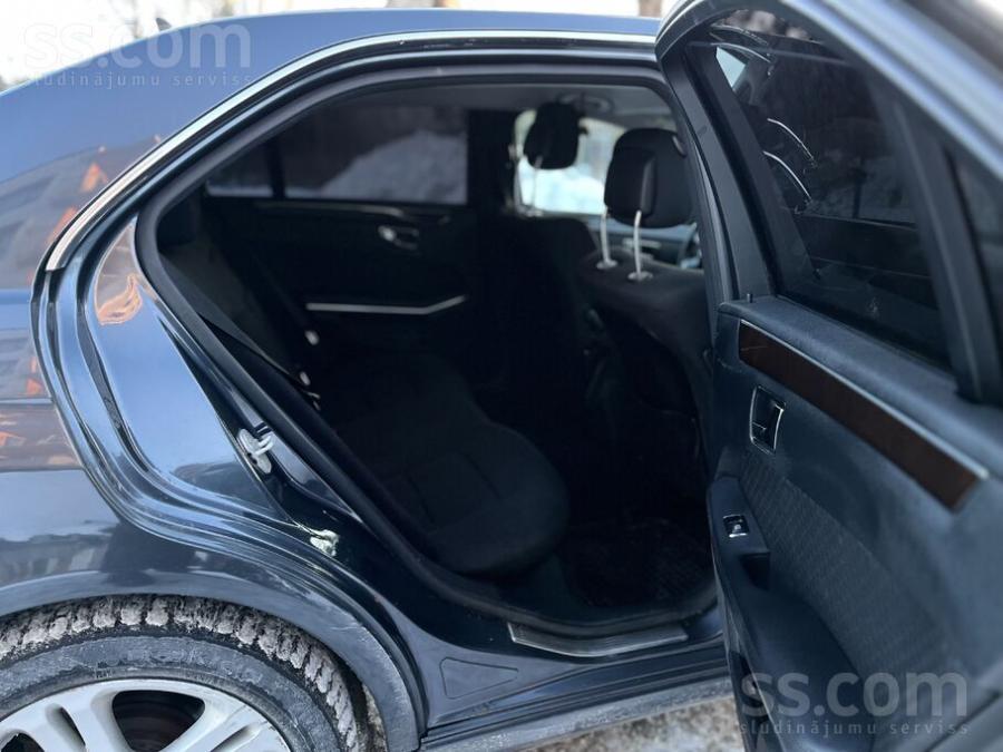 Zils Mercedes-Benz E 220 2009 Rīga, ar dzinēja tilpumu 2.20 L un nobraukumu 407 tūkst. km par 6390 €, foto 14 vietnē AUTOMOTO.COM.LV