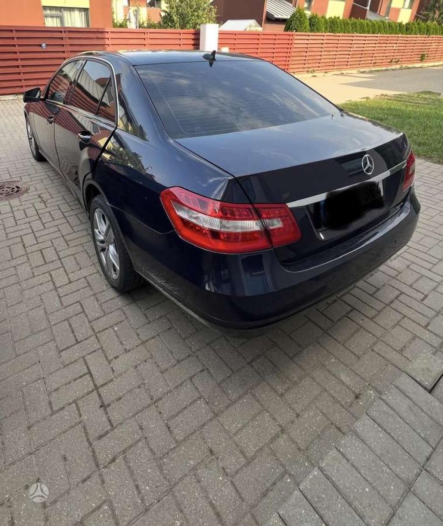 Zils Mercedes-Benz E 220 2009 Kauņa, ar dzinēja tilpumu 2.20 L un nobraukumu 360 tūkst. km par 3000 €, foto 5 vietnē AUTOMOTO.COM.LV