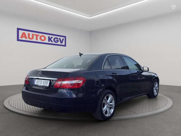 Zils Mercedes-Benz E 220 2009 Kauņa, ar dzinēja tilpumu 2.10 L un nobraukumu 308 tūkst. km par 5999 €, foto 5 vietnē AUTOMOTO.COM.LV