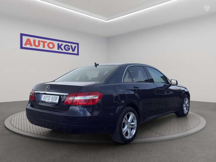 Zils Mercedes-Benz E 220 2009 Kauņa, ar dzinēja tilpumu 2.10 L un nobraukumu 308 tūkst. km par 5999 €, foto 6 vietnē AUTOMOTO.COM.LV