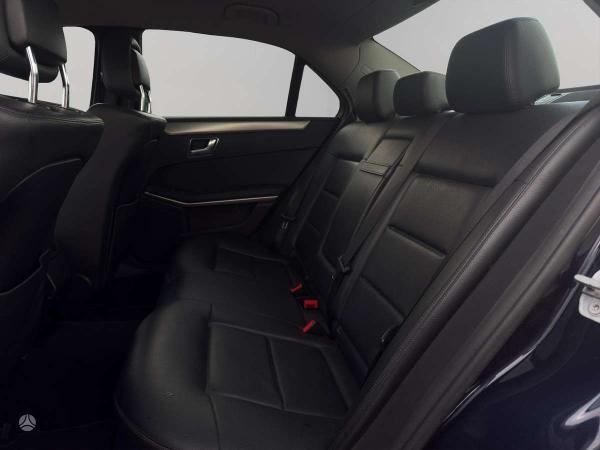 Zils Mercedes-Benz E 220 2009 Kauņa, ar dzinēja tilpumu 2.10 L un nobraukumu 308 tūkst. km par 5999 €, foto 10 vietnē AUTOMOTO.COM.LV