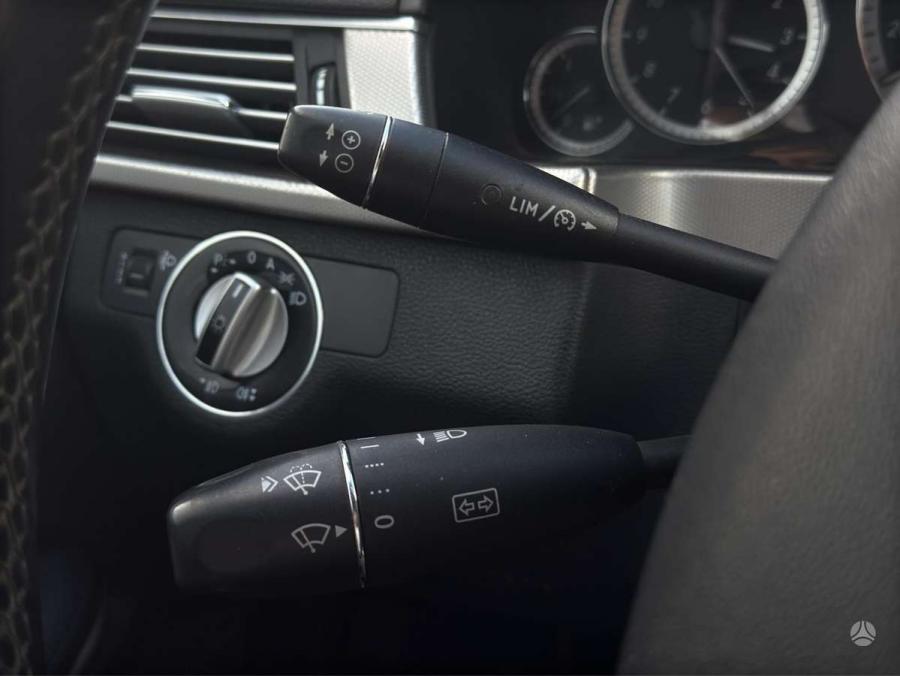 Zils Mercedes-Benz E 220 2009 Kauņa, ar dzinēja tilpumu 2.10 L un nobraukumu 308 tūkst. km par 5999 €, foto 18 vietnē AUTOMOTO.COM.LV