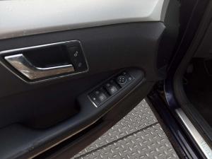 Blue Mercedes-Benz E 220 2009 in Kaunas, with an engine capacity of 2.10 L and mileage of 308 thousand km for 5999 €, photo 13 on AUTOMOTO.COM.LV