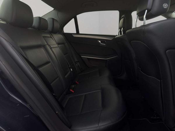 Мерседес E 220 2009 в Каунас на AUTOMOTO.COM.LV Синий Мерседес E 220 2009 в Каунас, объемом двигателя 2.10 л и пробегом 308 тыс. км за 5999 €, фото 10 на AUTOMOTO.COM.LV