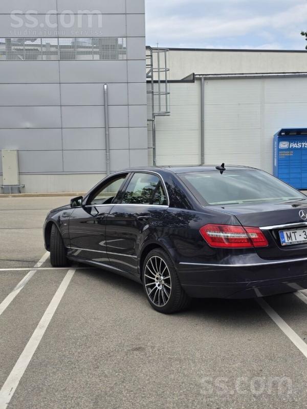 Zils Mercedes-Benz E 220 2010 Rīga, ar dzinēja tilpumu 2.20 L un nobraukumu 324 tūkst. km par 6500 €, foto 5 vietnē AUTOMOTO.COM.LV