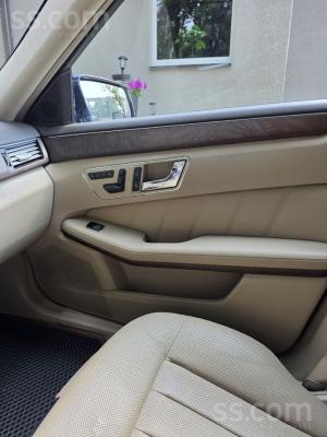 Синий Мерседес E 220 2010 в Рига, объемом двигателя 2.20 л и пробегом 324 тыс. км за 6500 €, фото 10 на AUTOMOTO.COM.LV