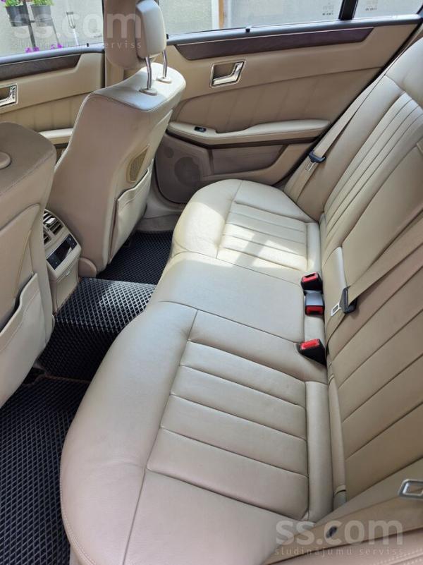 Zils Mercedes-Benz E 220 2010 Rīga, ar dzinēja tilpumu 2.20 L un nobraukumu 324 tūkst. km par 6500 €, foto 10 vietnē AUTOMOTO.COM.LV