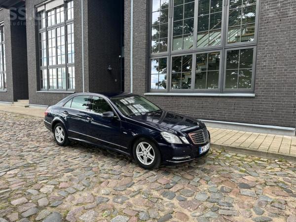 Zils Mercedes-Benz E 220 2010 Rīga, ar dzinēja tilpumu 2.20 L un nobraukumu 325 tūkst. km par 6500 €, foto 1 vietnē AUTOMOTO.COM.LV