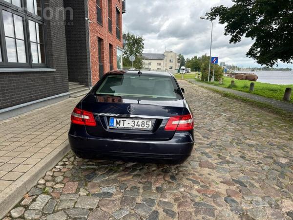 Zils Mercedes-Benz E 220 2010 Rīga, ar dzinēja tilpumu 2.20 L un nobraukumu 325 tūkst. km par 6500 €, foto 5 vietnē AUTOMOTO.COM.LV