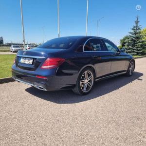 Zils Mercedes-Benz E 220 2016 Kauņa, ar dzinēja tilpumu 1.95 L un nobraukumu 253 tūkst. km par 16000 €, foto  vietnē AUTOMOTO.COM.LV