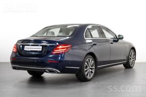 Blue Mercedes-Benz E 220 2017 in Riga, with an engine capacity of 2.00 L and mileage of 159 thousand km for 21900 €, photo 2 on AUTOMOTO.COM.LV