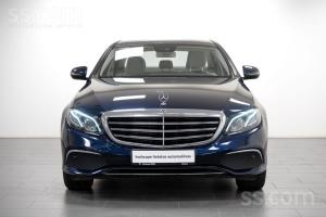 Blue Mercedes-Benz E 220 2017 in Riga, with an engine capacity of 2.00 L and mileage of 159 thousand km for 21900 €, photo 3 on AUTOMOTO.COM.LV