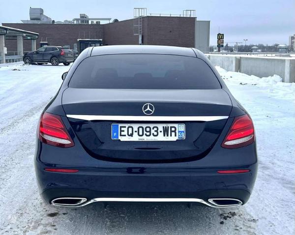 Blue Mercedes-Benz E 220 2017 in Vilnius, with an engine capacity of 1.95 L and mileage of 293 thousand km for 14300 €, photo 7 on AUTOMOTO.COM.LV