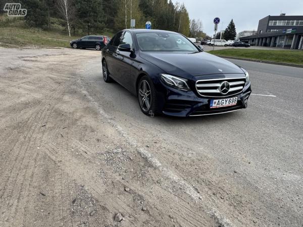 Zils Mercedes-Benz E 220 2017 Viļņa, ar dzinēja tilpumu 2.20 L un nobraukumu 343 tūkst. km par 18300 €, foto 2 vietnē AUTOMOTO.COM.LV
