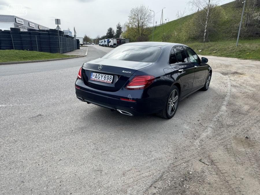 Синий Мерседес E 220 2017 в Вильнюс, объемом двигателя 2.20 л и пробегом 343 тыс. км за 18300 €, фото 4 на AUTOMOTO.COM.LV