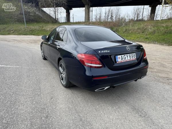 Zils Mercedes-Benz E 220 2017 Viļņa, ar dzinēja tilpumu 2.20 L un nobraukumu 343 tūkst. km par 18300 €, foto 4 vietnē AUTOMOTO.COM.LV