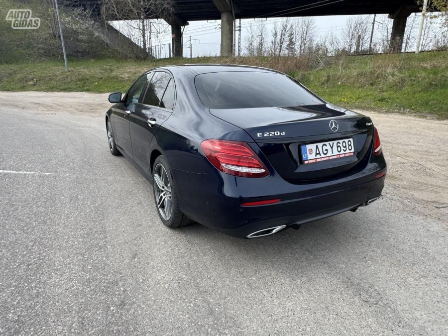 Синий Мерседес E 220 2017 в Вильнюс, объемом двигателя 2.20 л и пробегом 343 тыс. км за 18300 €, фото 5 на AUTOMOTO.COM.LV