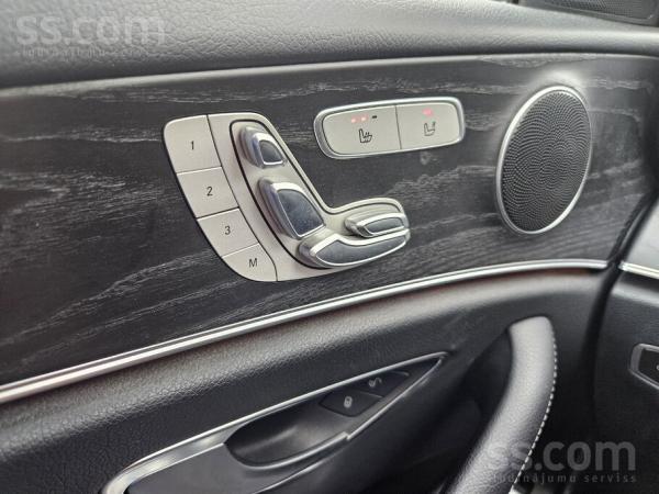 Синий Мерседес E 220 2017 в Рига, объемом двигателя 2.00 л и пробегом 192 тыс. км за 21449 €, фото 6 на AUTOMOTO.COM.LV