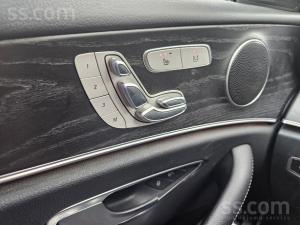 Синий Мерседес E 220 2017 в Рига, объемом двигателя 2.00 л и пробегом 192 тыс. км за 21449 €, фото 7 на AUTOMOTO.COM.LV
