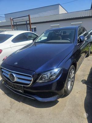 Синий Мерседес E 220 2017 в Аникщяй, объемом двигателя 2.14 л и пробегом 273 тыс. км за 10700 €, фото 3 на AUTOMOTO.COM.LV