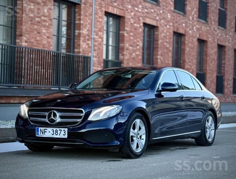 Синий Мерседес E 220 2018 в Рига, объемом двигателя 2.00 л и пробегом 149 тыс. км за 22200 €, фото 3 на AUTOMOTO.COM.LV