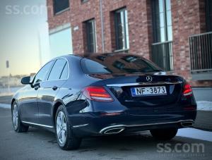 Синий Мерседес E 220 2018 в Рига, объемом двигателя 2.00 л и пробегом 149 тыс. км за 22200 €, фото 4 на AUTOMOTO.COM.LV