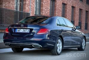 Синий Мерседес E 220 2018 в Рига, объемом двигателя 2.00 л и пробегом 149 тыс. км за 22200 €, фото 5 на AUTOMOTO.COM.LV