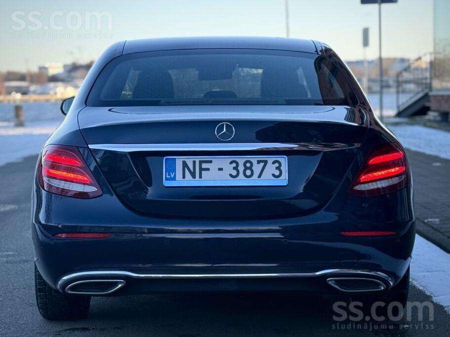 Синий Мерседес E 220 2018 в Рига, объемом двигателя 2.00 л и пробегом 149 тыс. км за 22200 €, фото 7 на AUTOMOTO.COM.LV